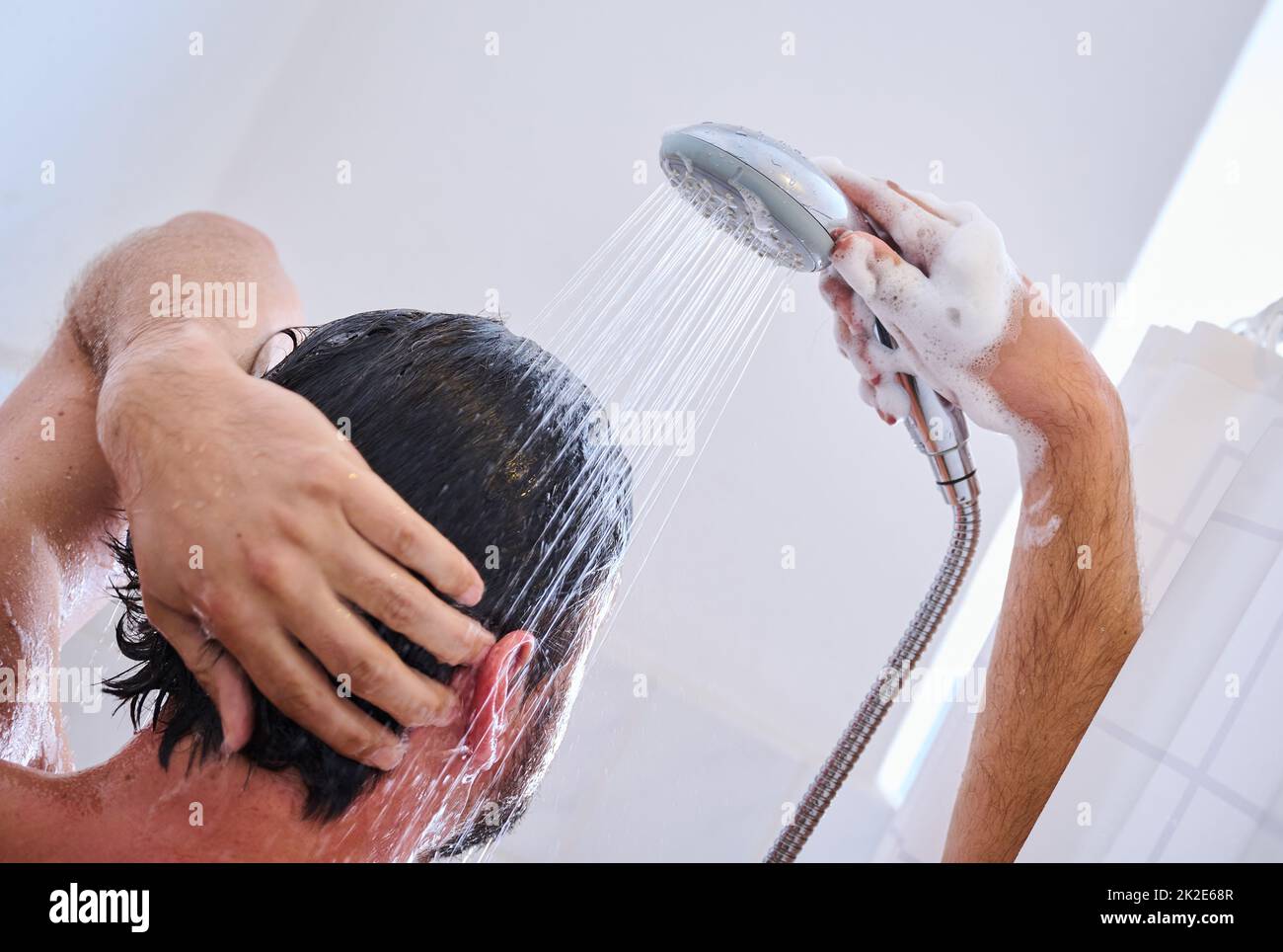 Berlin, Germany. 20th Sep, 2022. ILLUSTRATION - A man stands in the ...