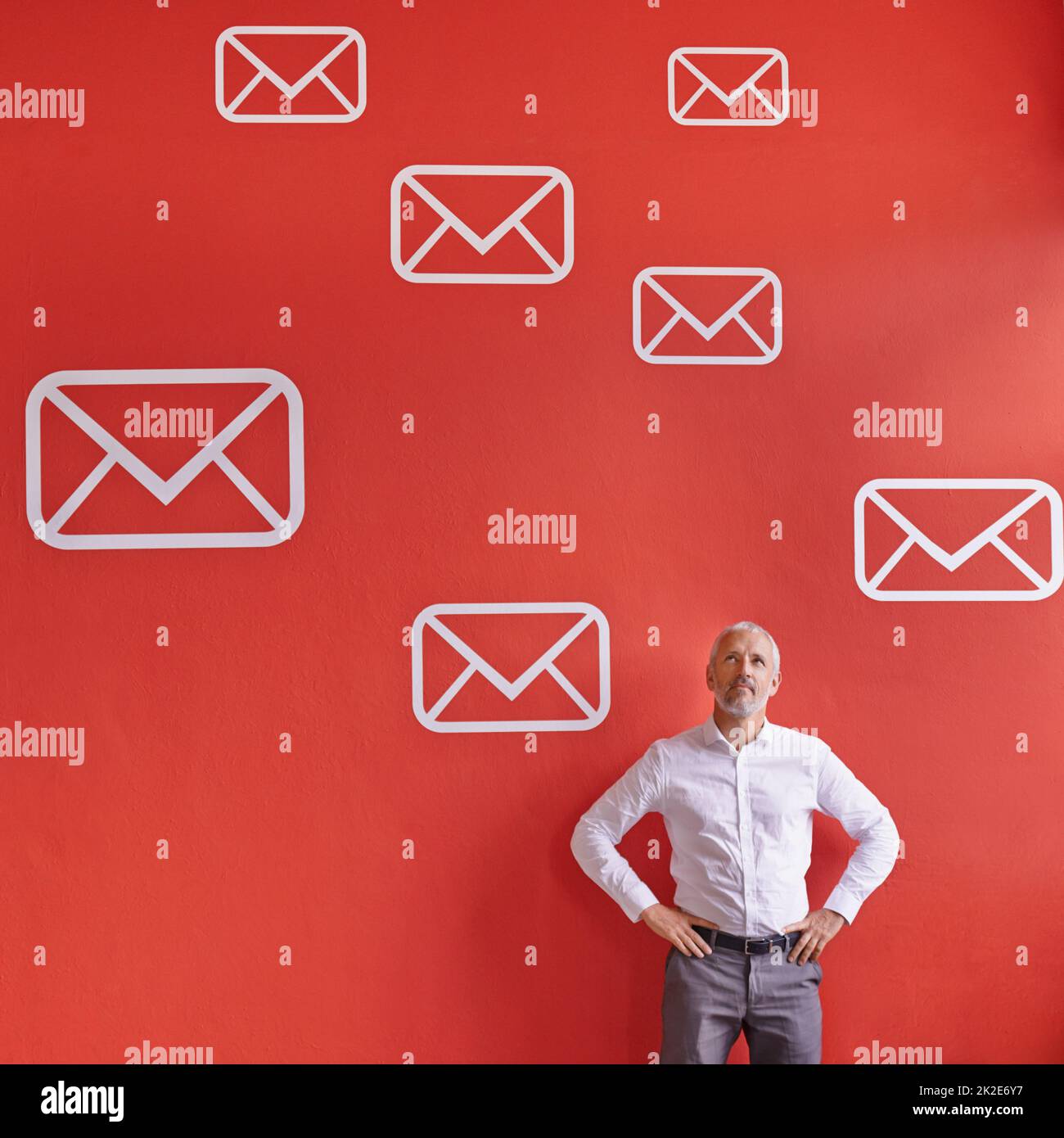Envelope symbols hi-res stock photography and images - Alamy