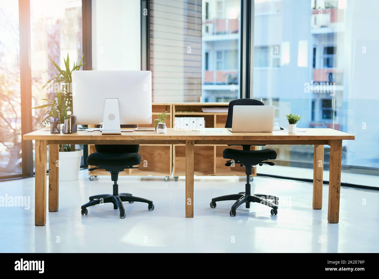 Empty office space hi-res stock photography and images - Alamy