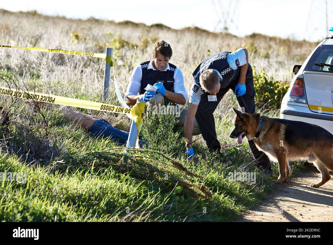 Police taking notes crime scene hi-res stock photography and images - Alamy