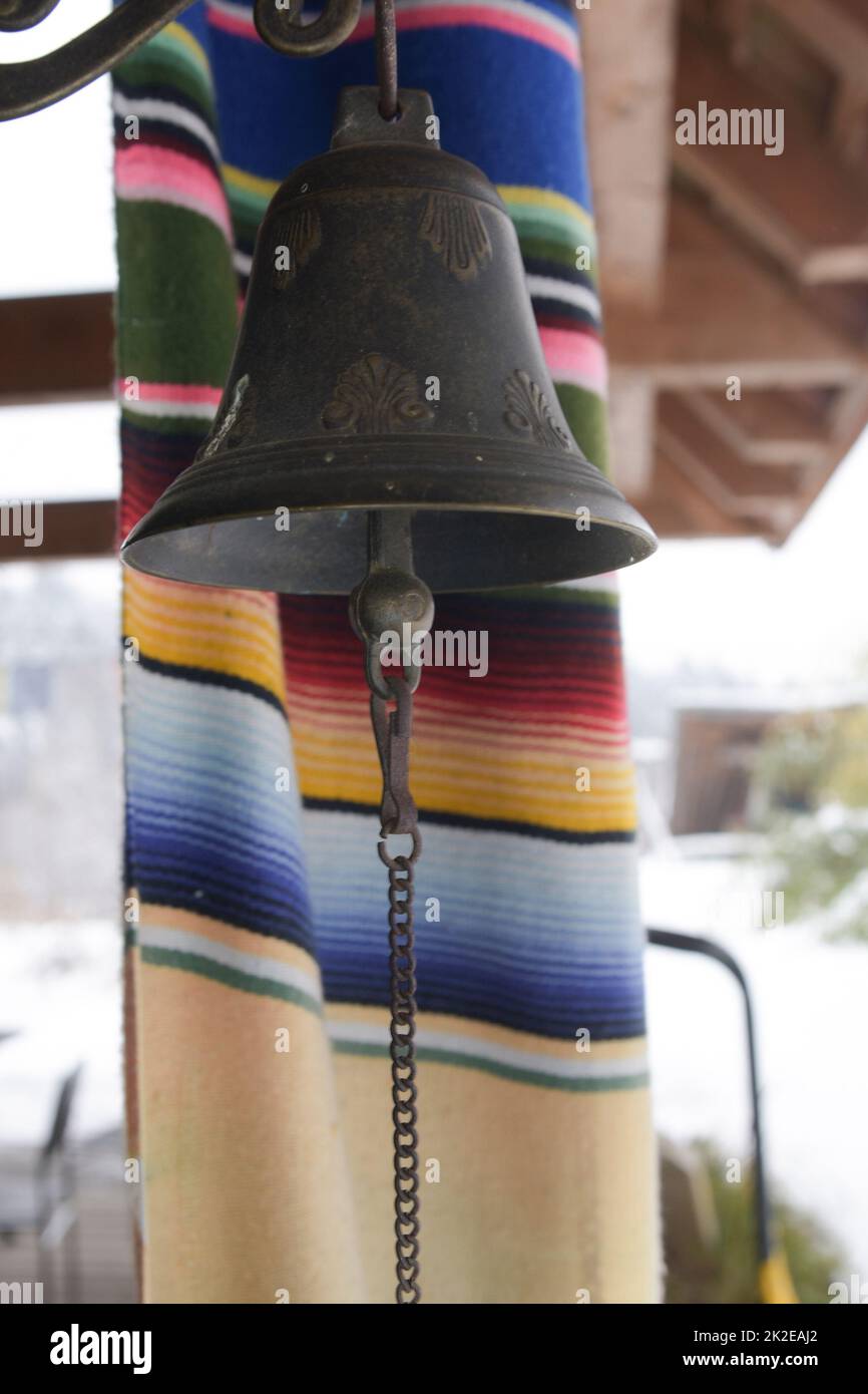 Ringing doorbell house hi-res stock photography and images - Alamy