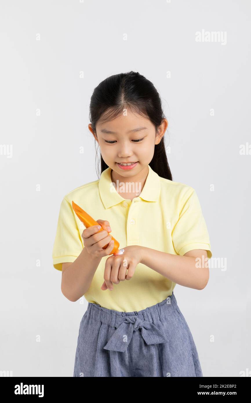 Squeeze clothes hi-res stock photography and images - Alamy