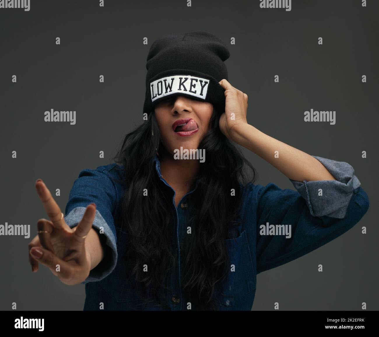 Urban style woman hi-res stock photography and images - Alamy