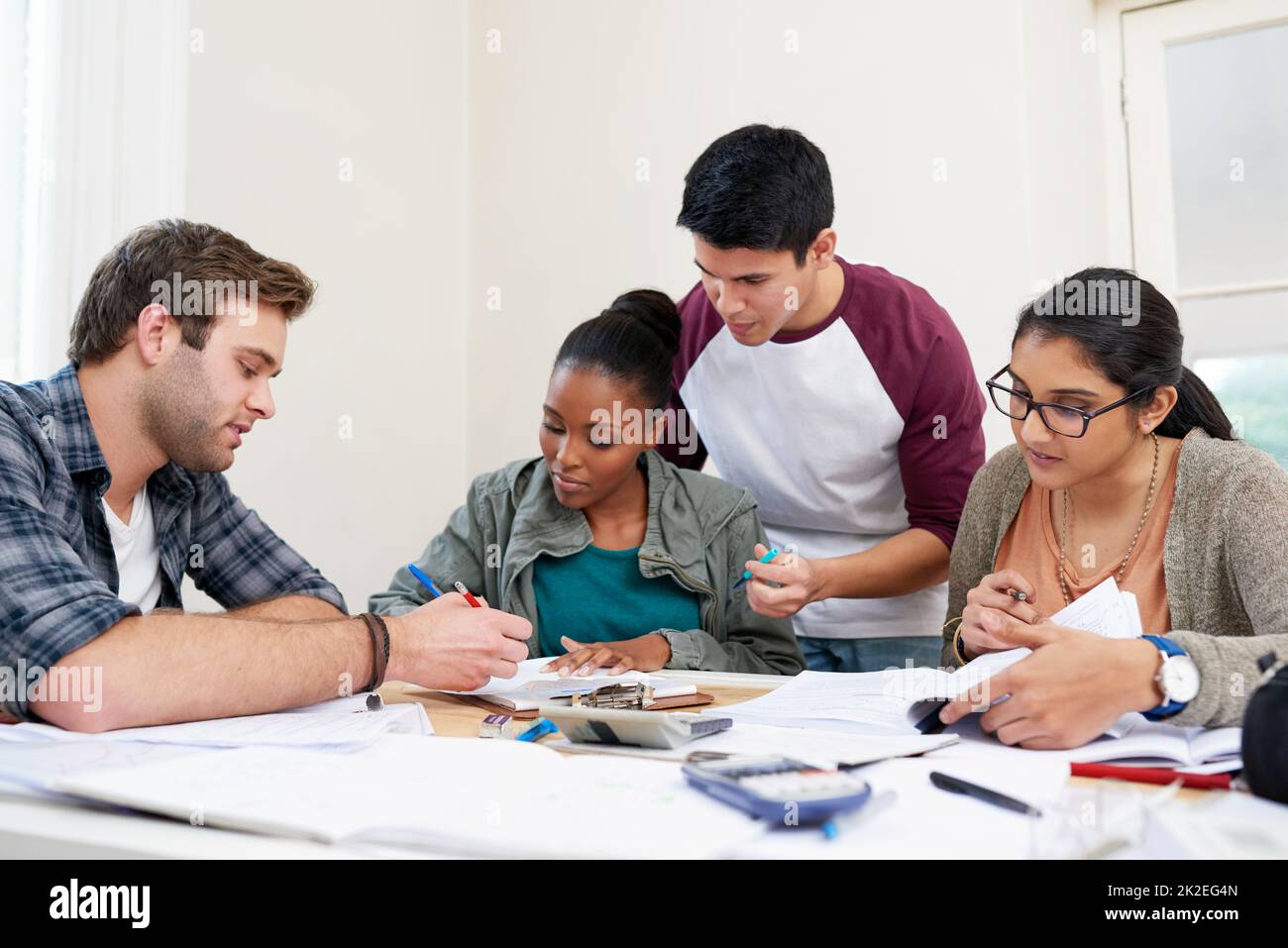 Group of women book study hi-res stock photography and images - Alamy