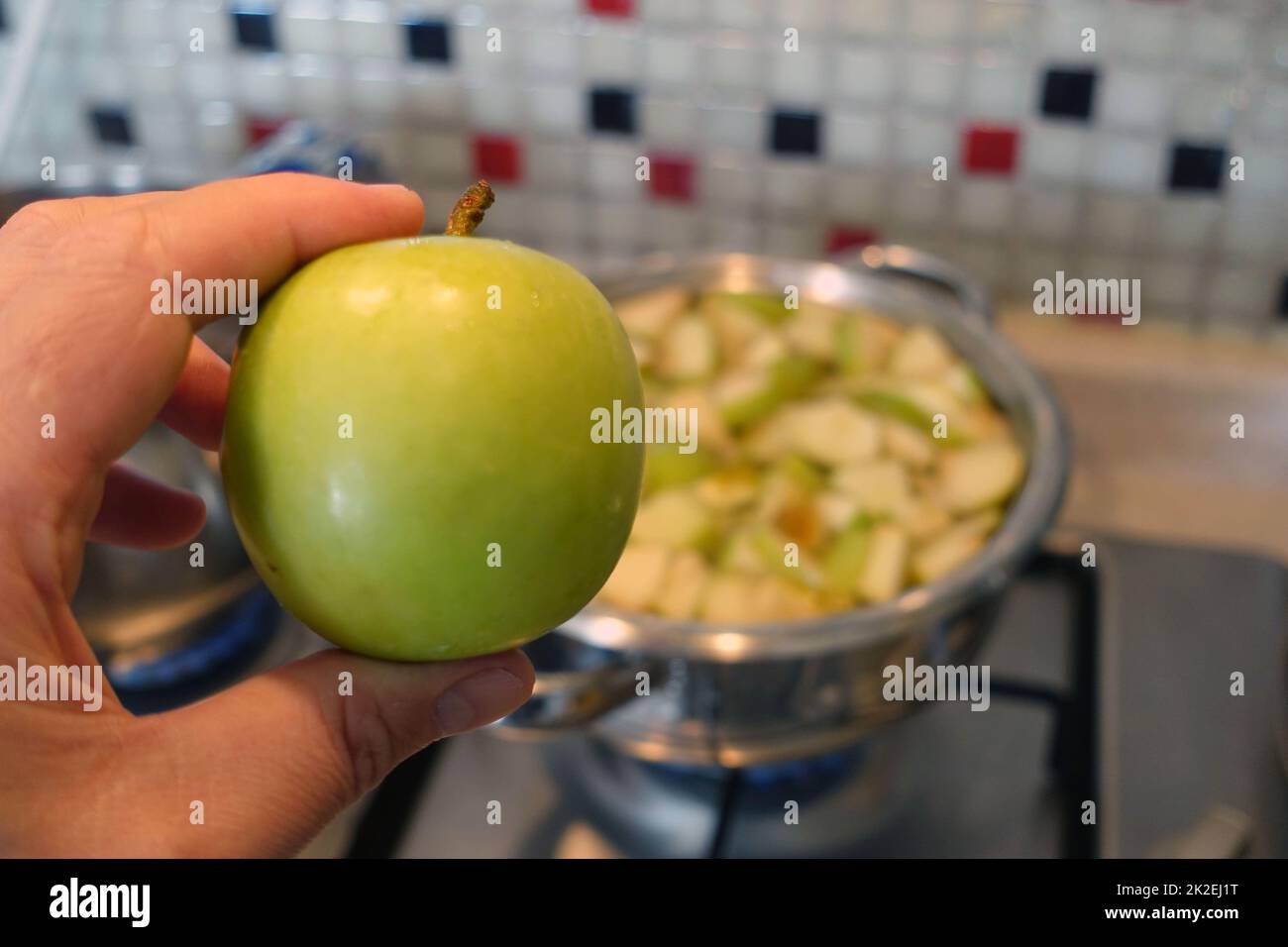 Freshly chopped apple pieces hi-res stock photography and images - Alamy