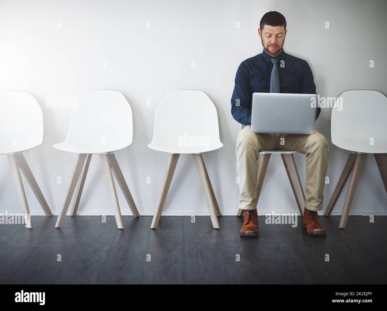 Serious waiting wait hi-res stock photography and images - Alamy