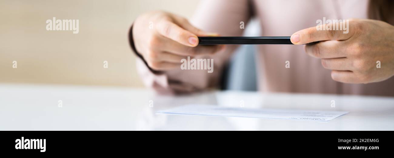 Remote Bank Check Capture And Deposit Stock Photo - Alamy