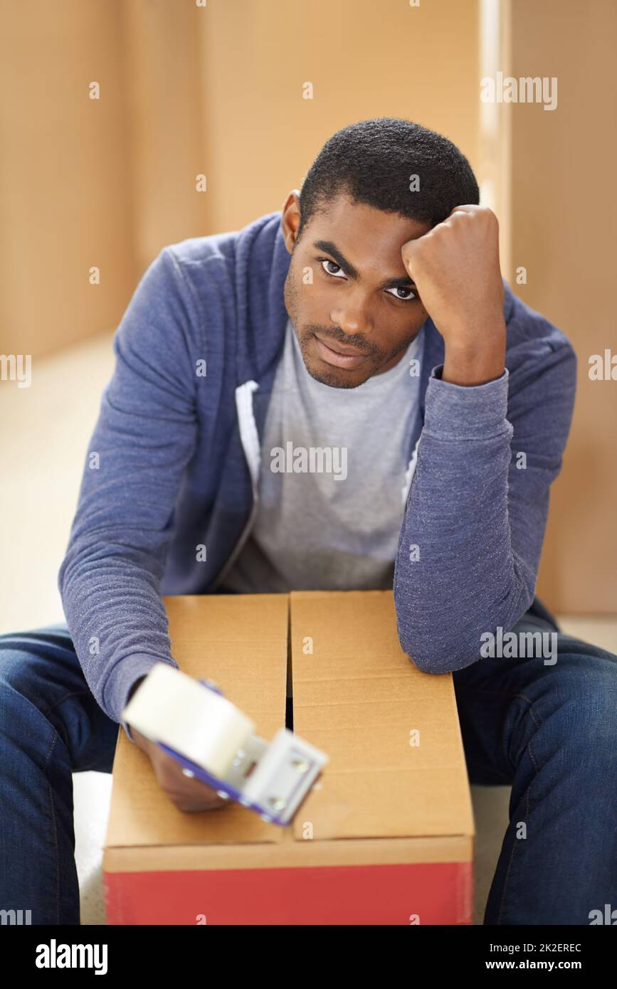 Man packing boxes hi-res stock photography and images - Alamy