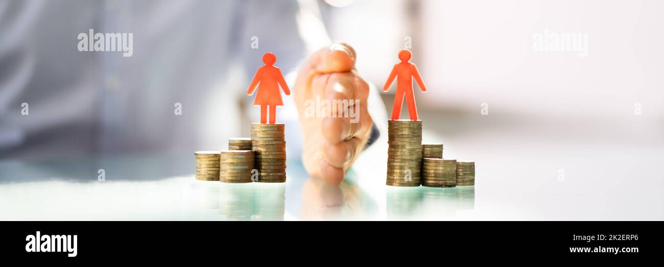 Separating Money Stack In Divorce Stock Photo - Alamy