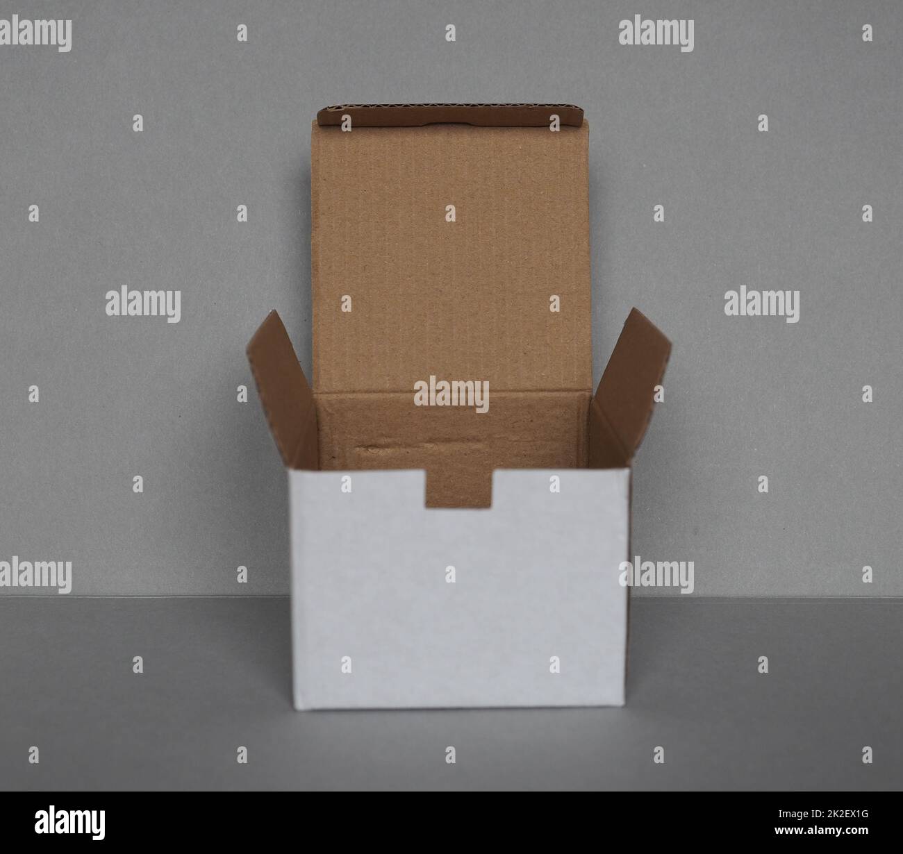 empty cardboard box Stock Photo - Alamy