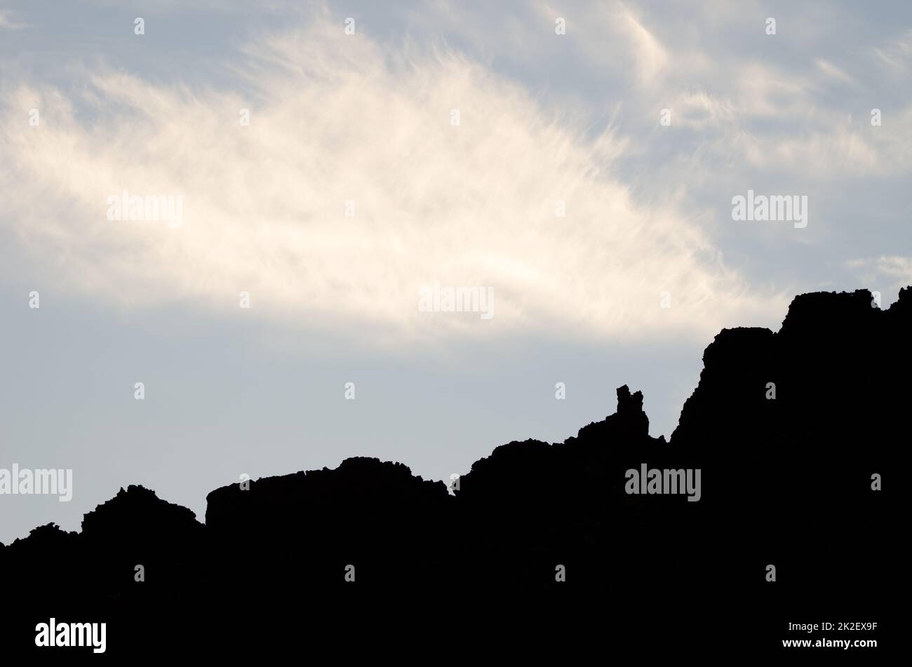 Rocky outline hi-res stock photography and images - Alamy