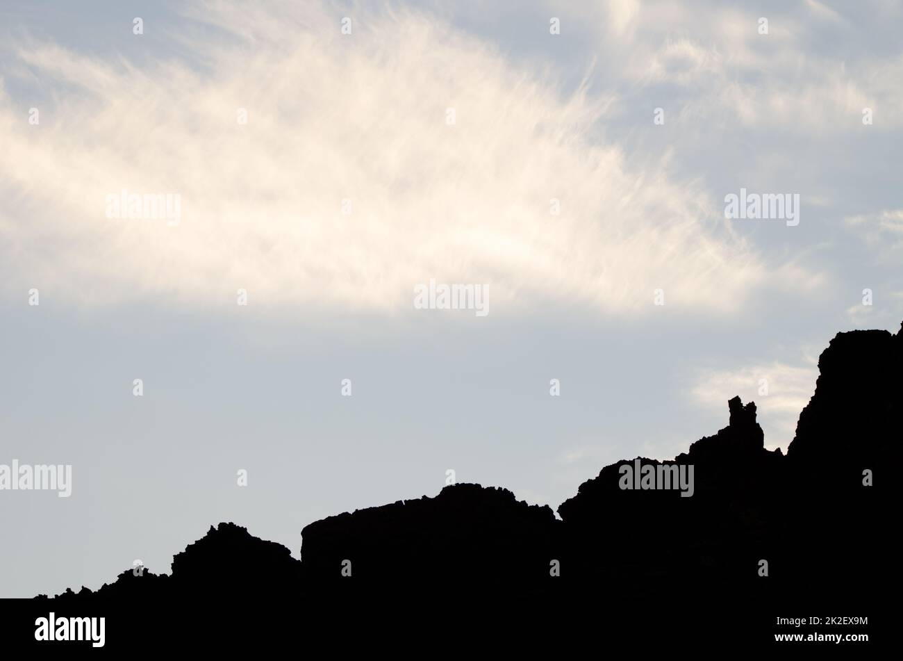 Rocky outline hi-res stock photography and images - Alamy
