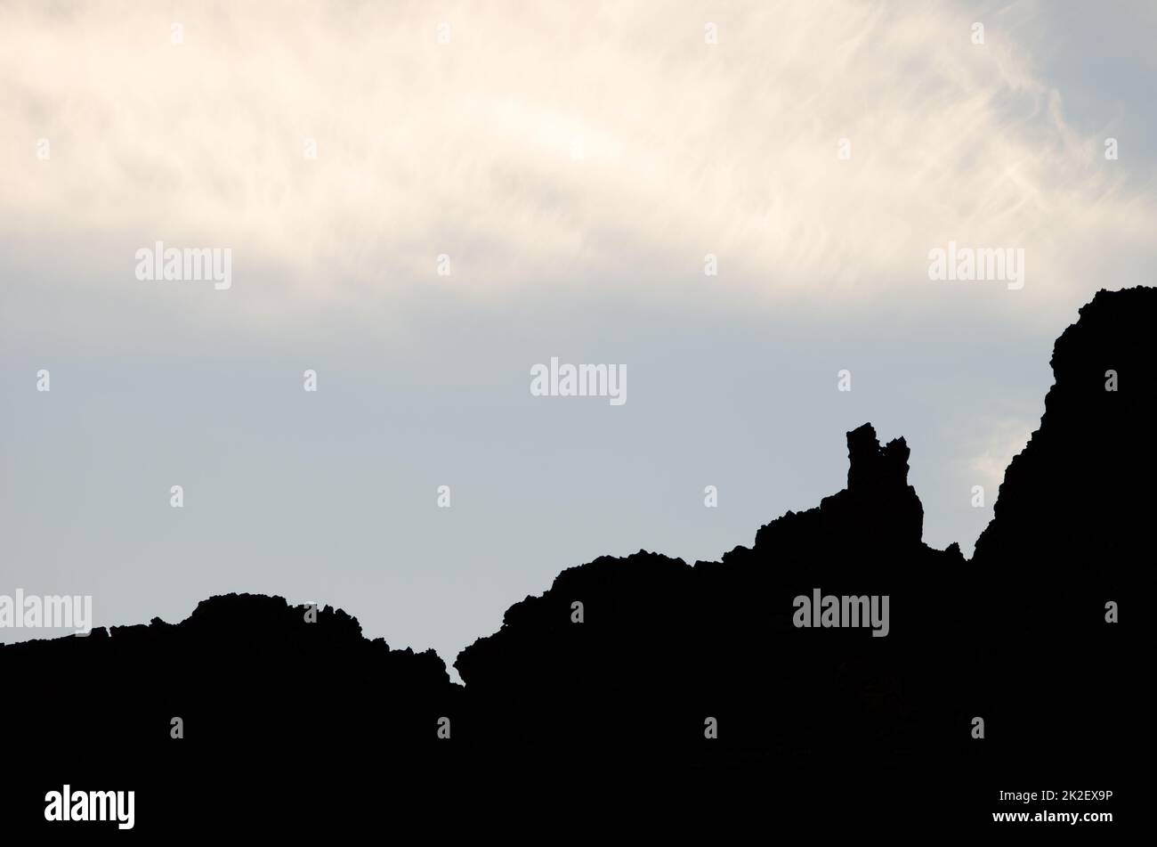 Rocky outline hi-res stock photography and images - Alamy