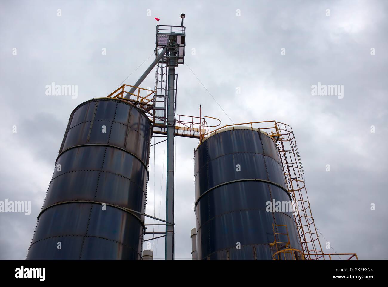 Factory silos plant silo hi-res stock photography and images - Alamy