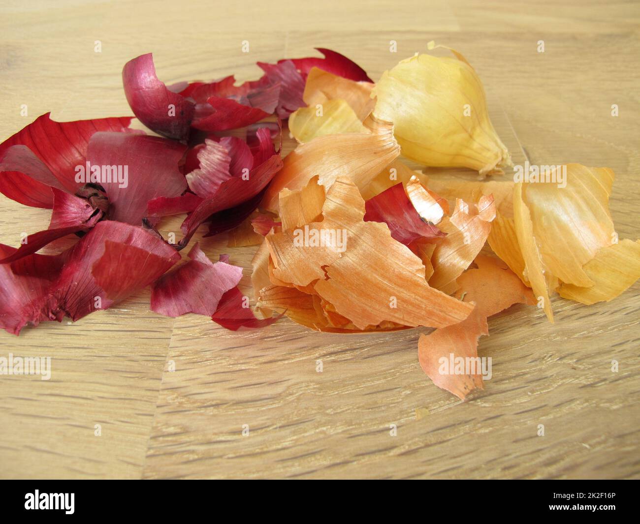 Red and brown onion peel for tea, as a coloring agent or a plant ...