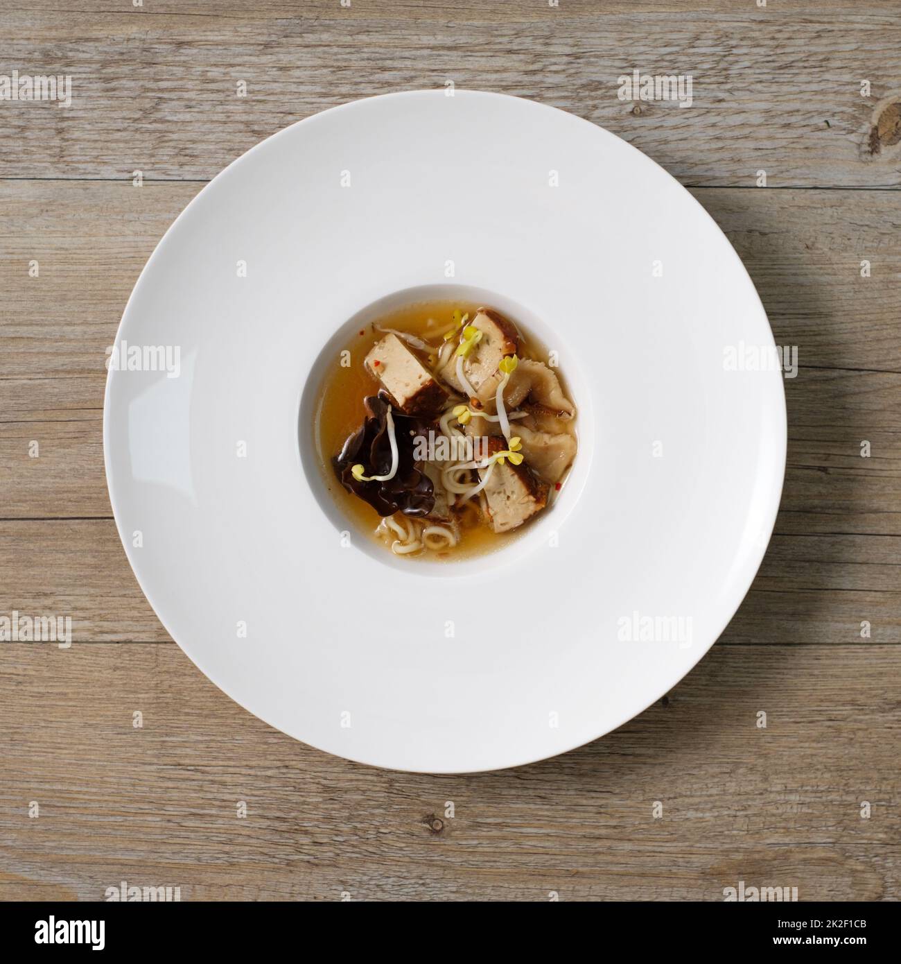 Noodle sou hi-res stock photography and images - Alamy