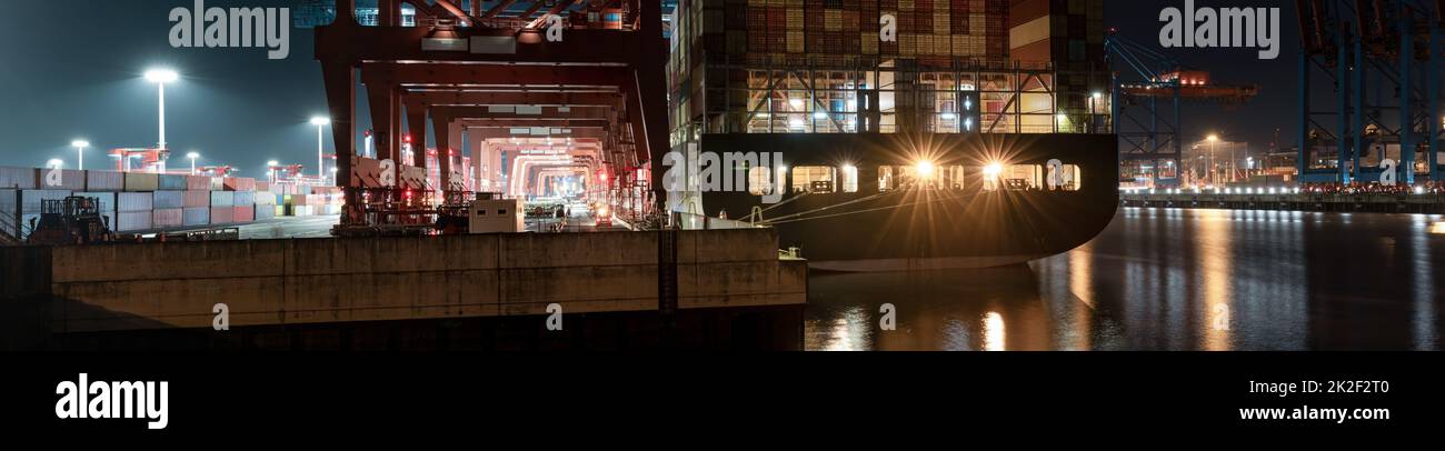 Night a port hi-res stock photography and images - Alamy