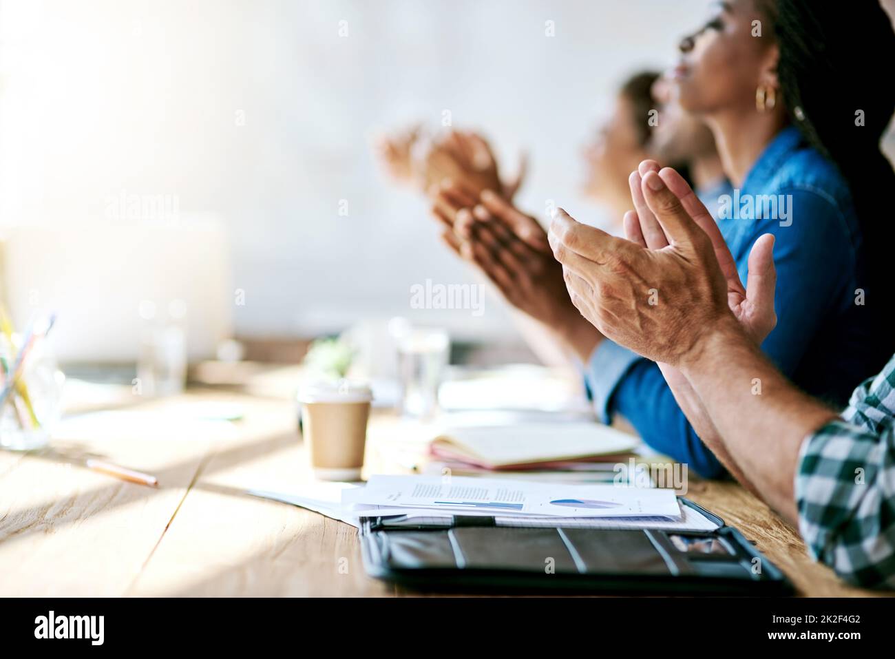 Female clapping hands hi-res stock photography and images - Alamy