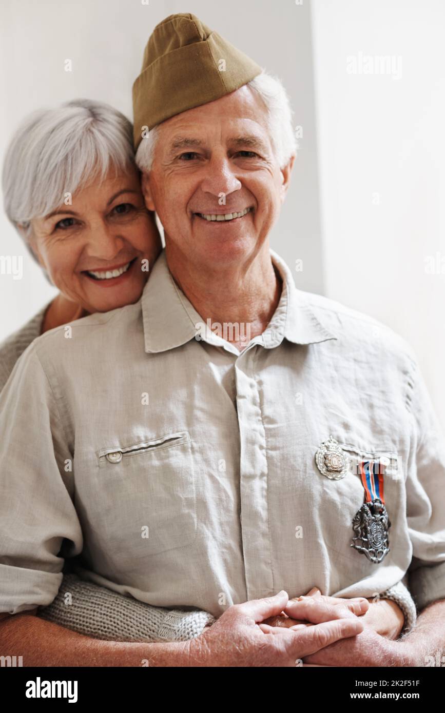 Elderly still in love hi-res stock photography and images - Alamy