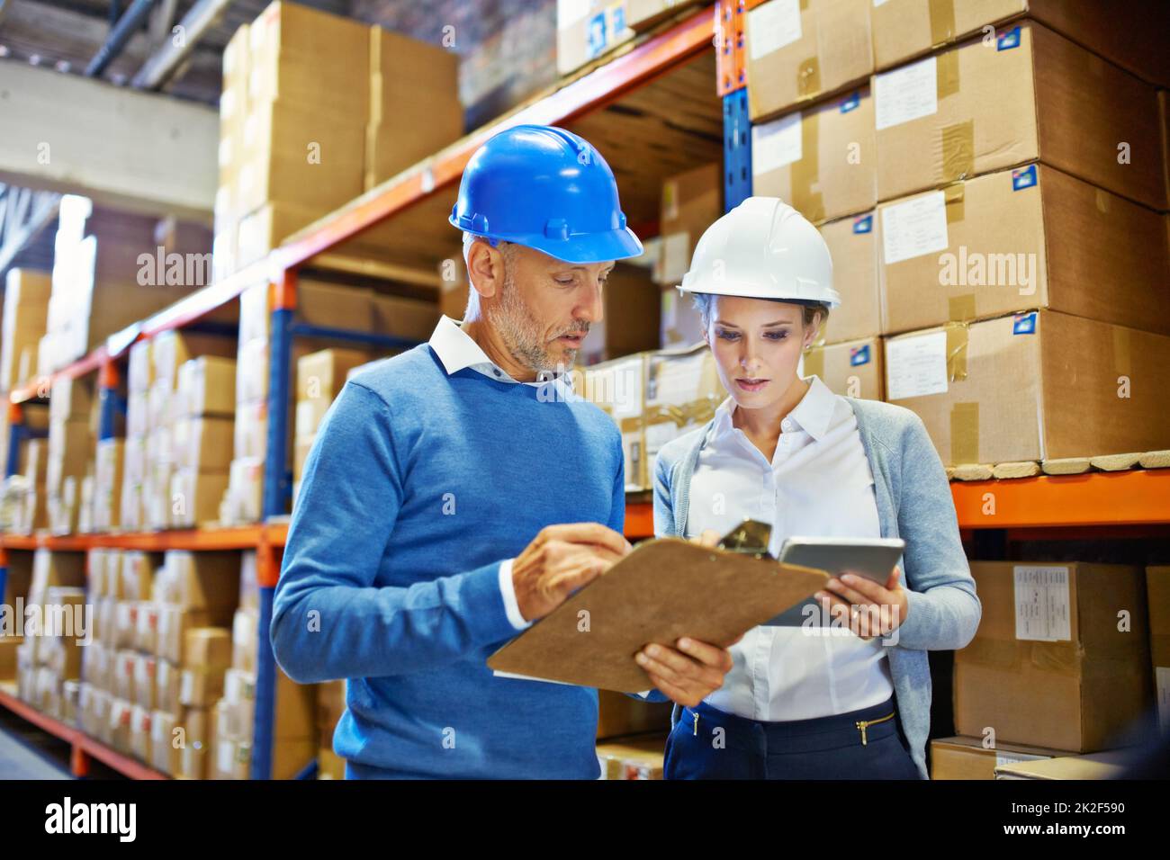 People doing a survey online hi-res stock photography and images - Alamy