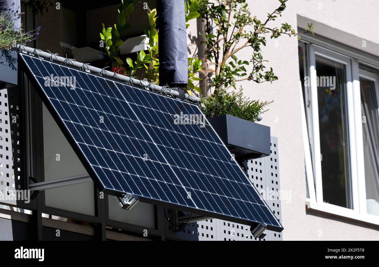 Munich, Germany. 22nd Sep, 2022. A small solar system is installed on a ...