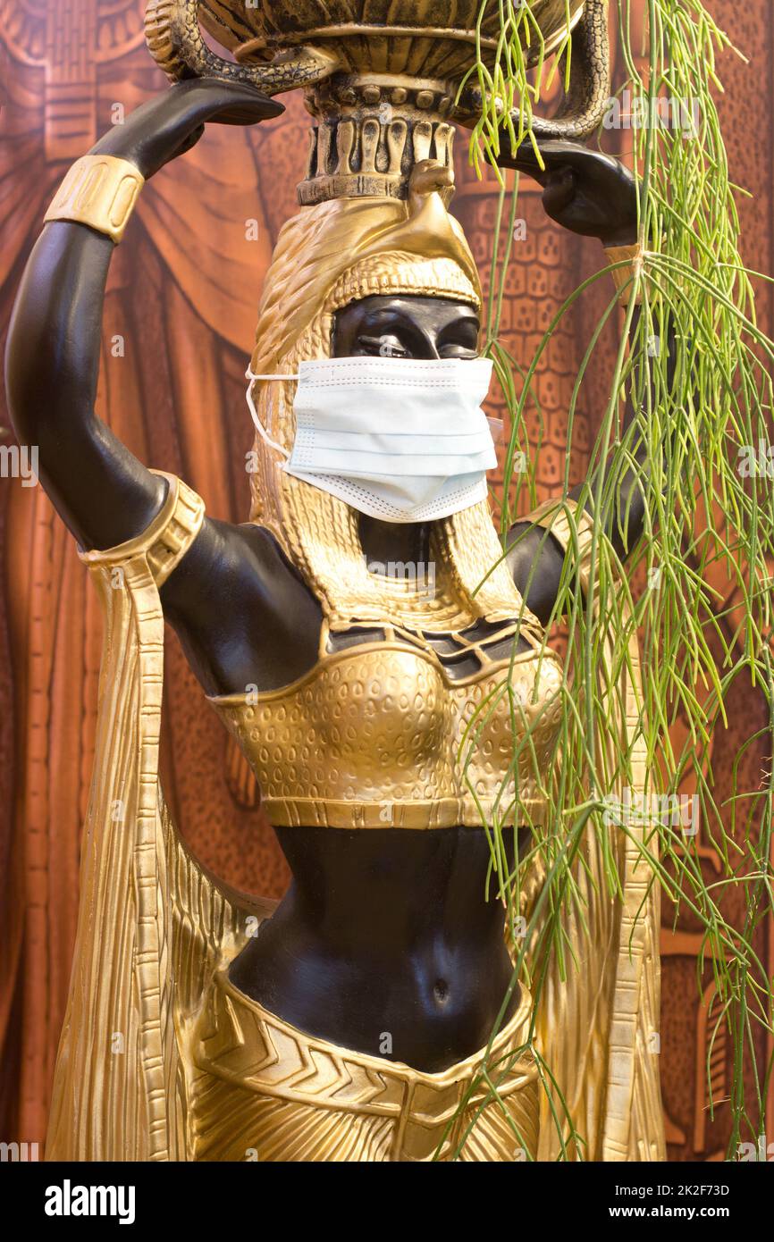 Cleopatra statue egypt hi-res stock photography and images - Alamy