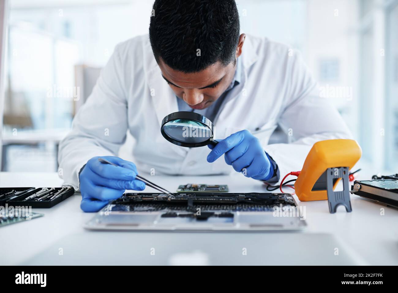 Tweezers For Computer