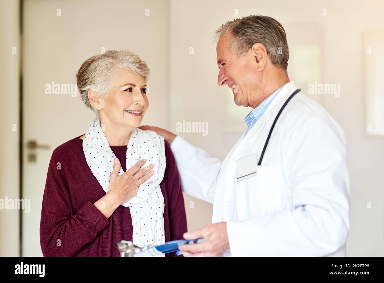 Doctor patient conversation hi-res stock photography and images - Alamy