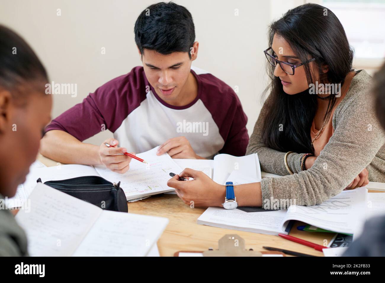 Group of women book study hi-res stock photography and images - Alamy