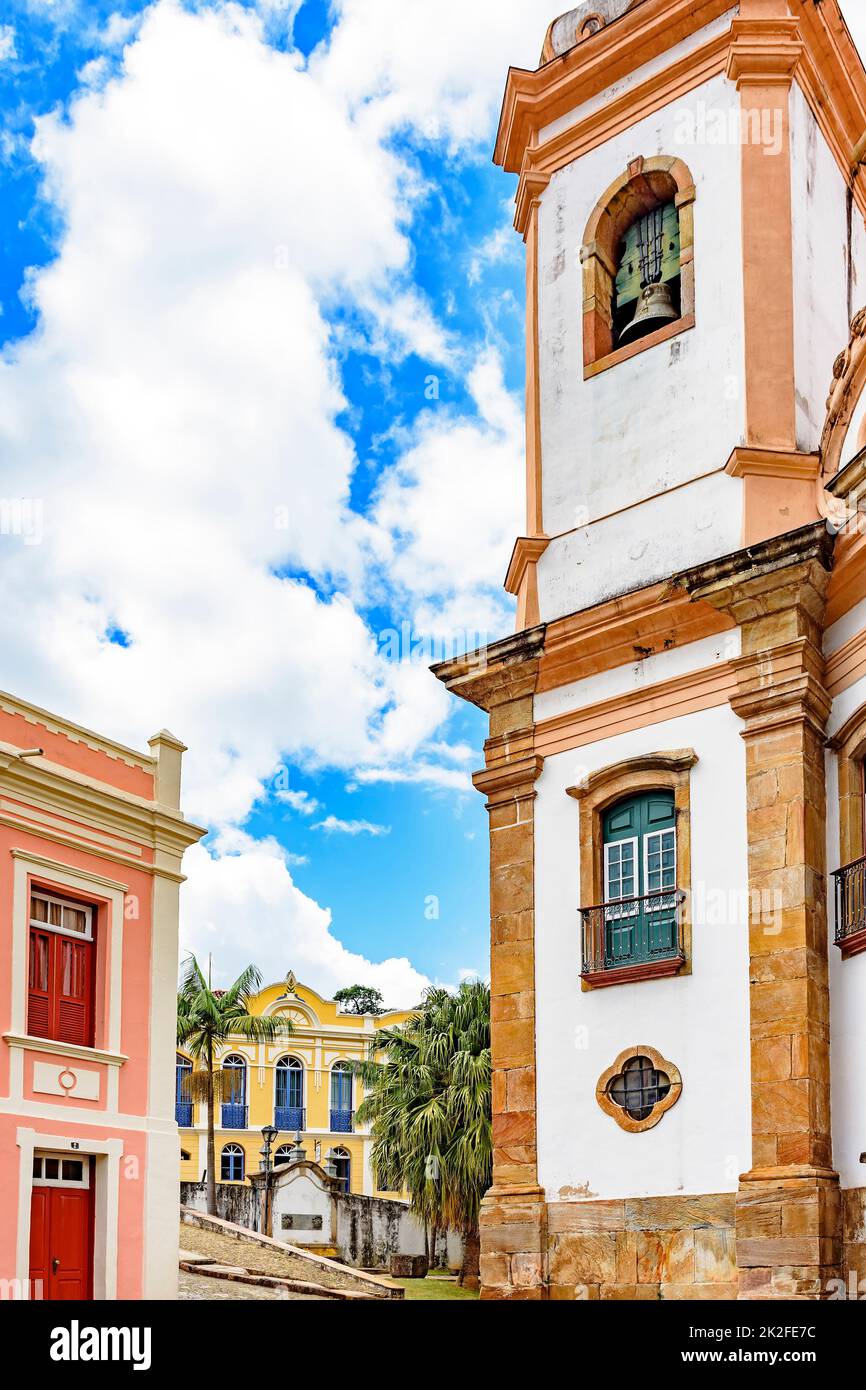 Colonial style buildings hi-res stock photography and images - Alamy