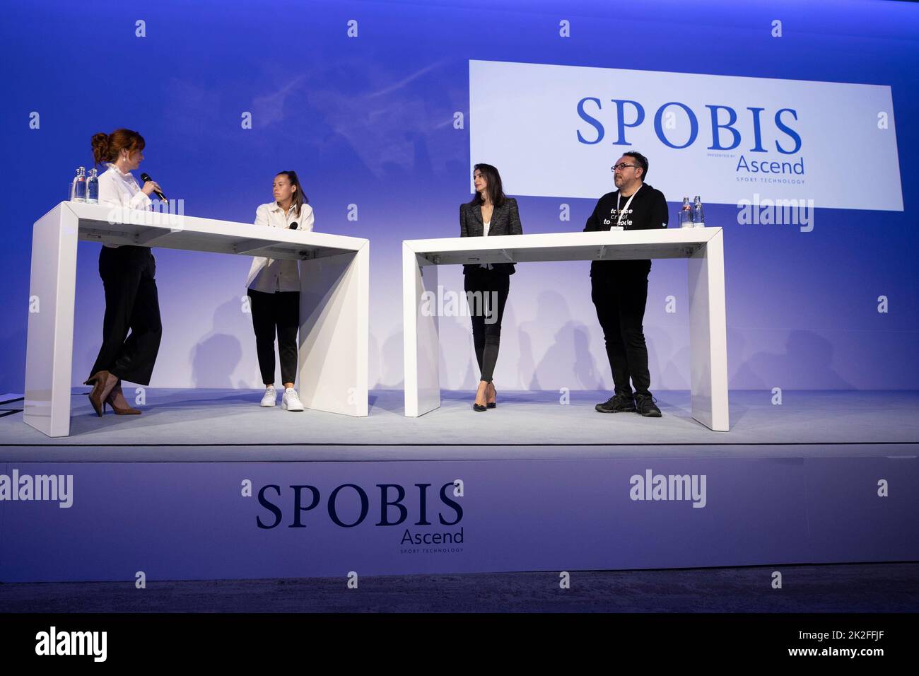 Anahita thoms hi-res stock photography and images - Alamy