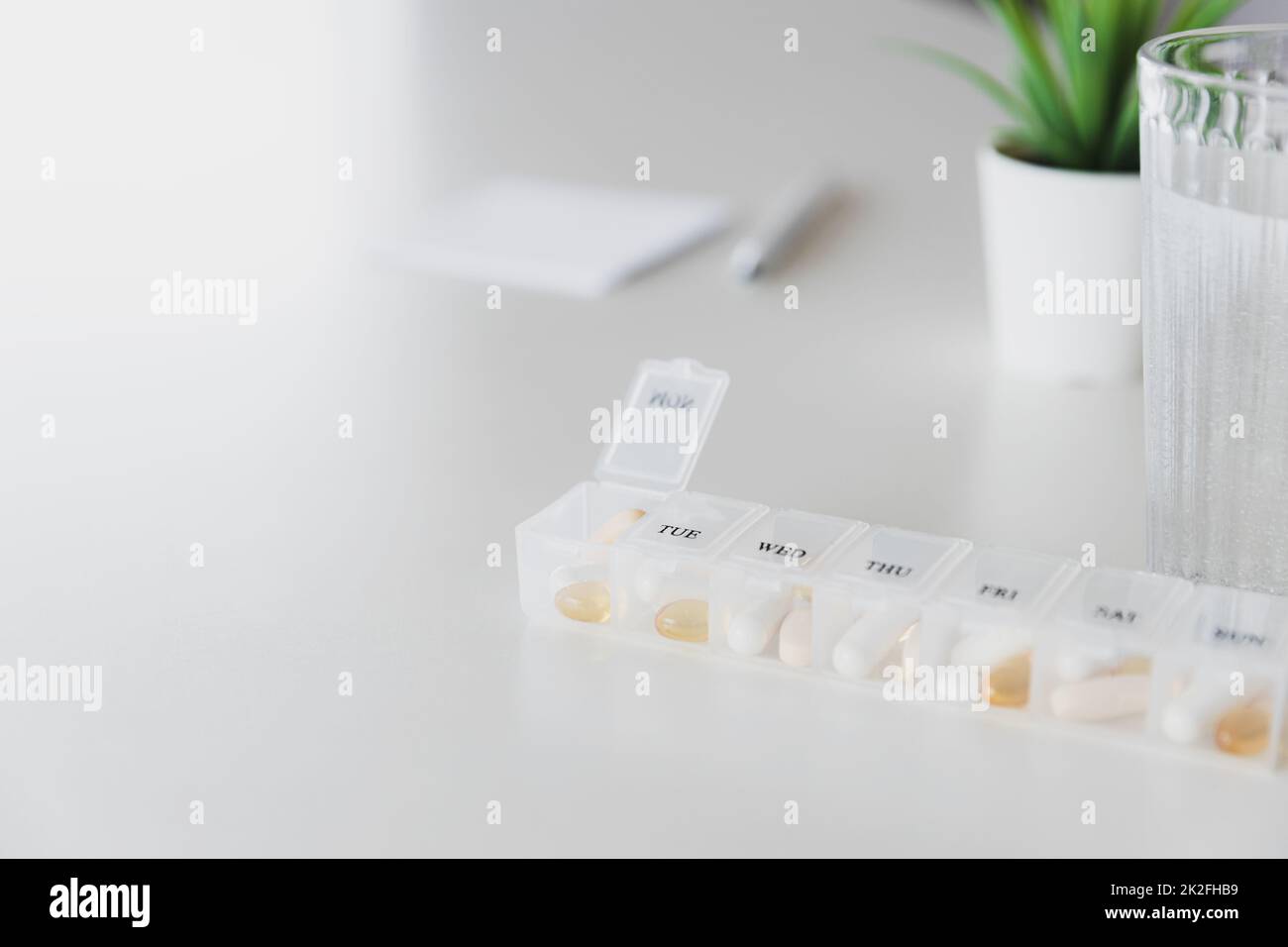 Pill box hi-res stock photography and images - Alamy