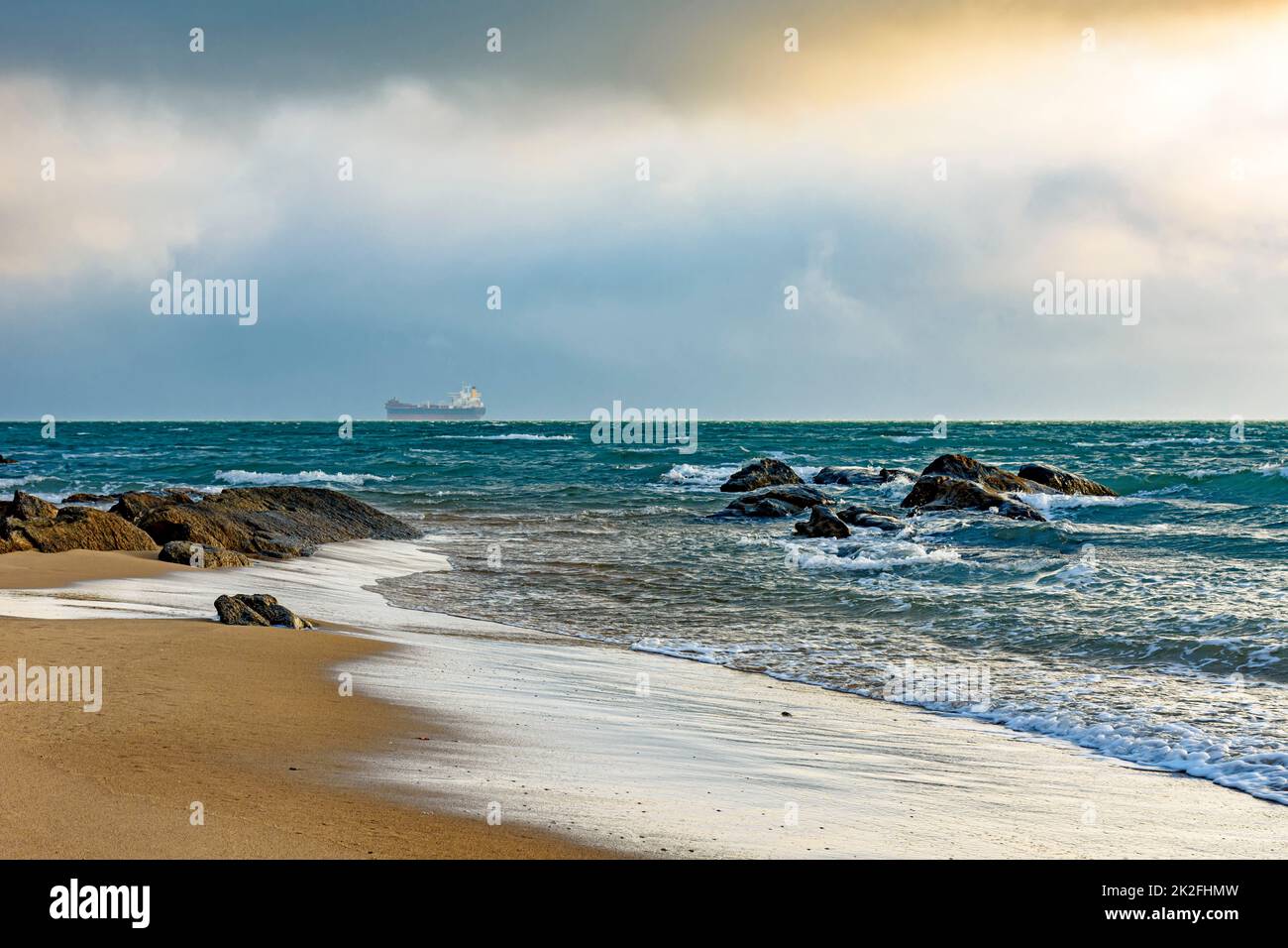 Overcast day on rocky hi-res stock photography and images - Alamy