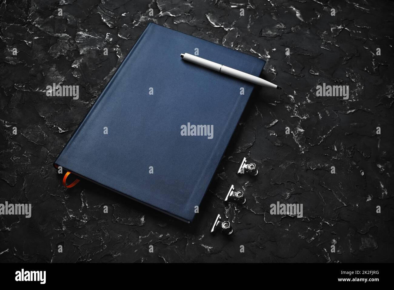 Blank notepad mockup tools hi-res stock photography and images - Alamy