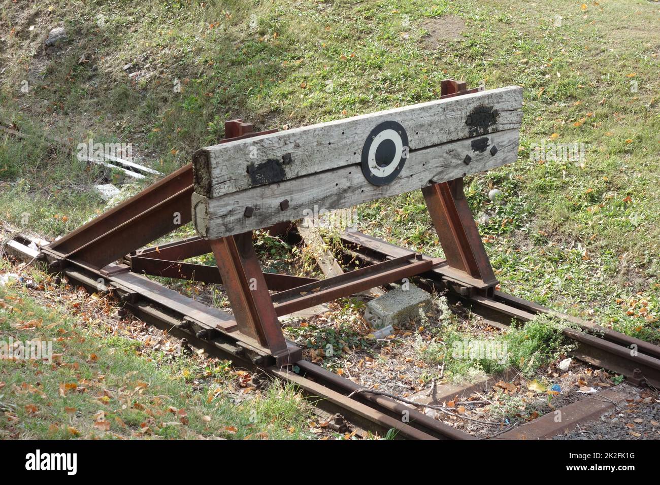 Line rails hi-res stock photography and images - Alamy