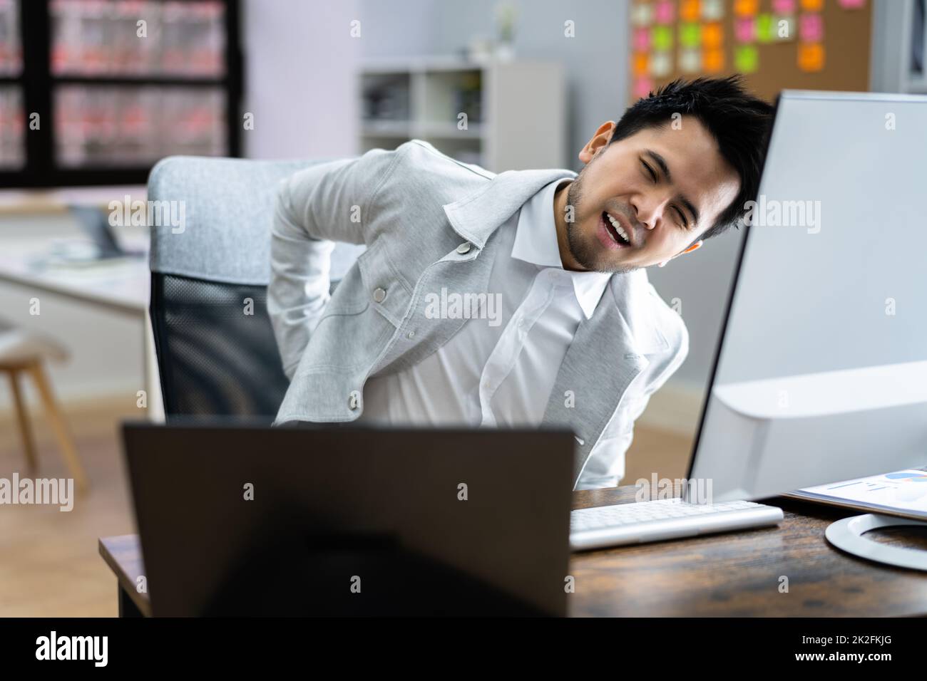 Skeleton sitting computer hi-res stock photography and images - Alamy