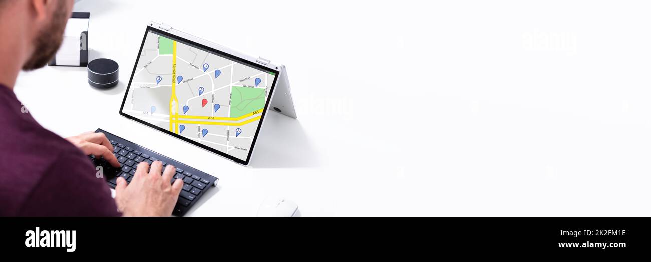 Find my device laptop hi-res stock photography and images - Alamy