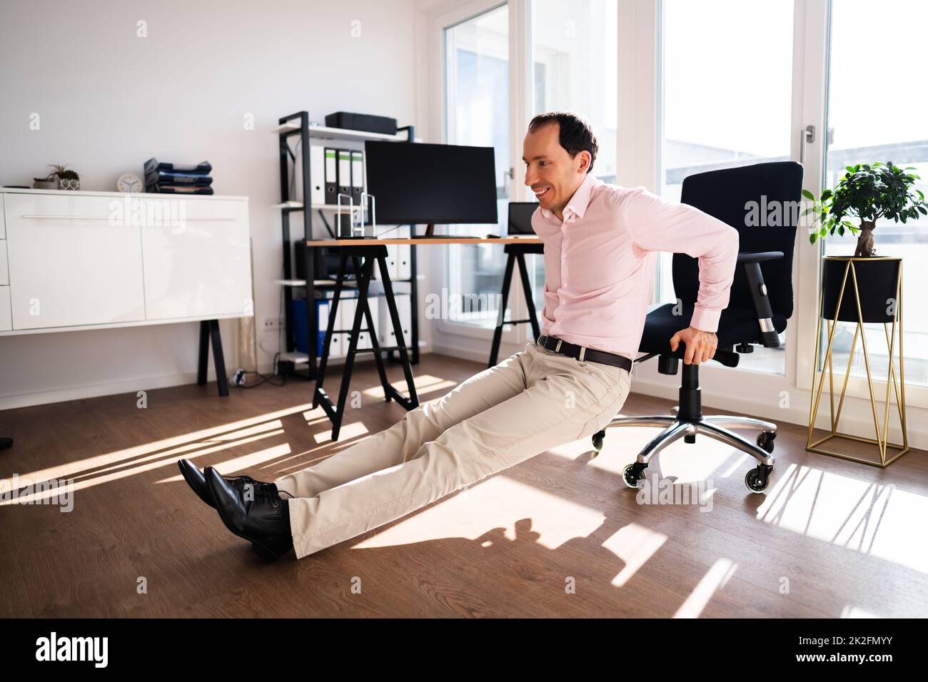 Tricep stretch hi-res stock photography and images - Alamy