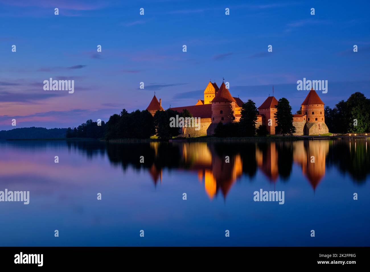 Trakai castle night hi-res stock photography and images - Alamy