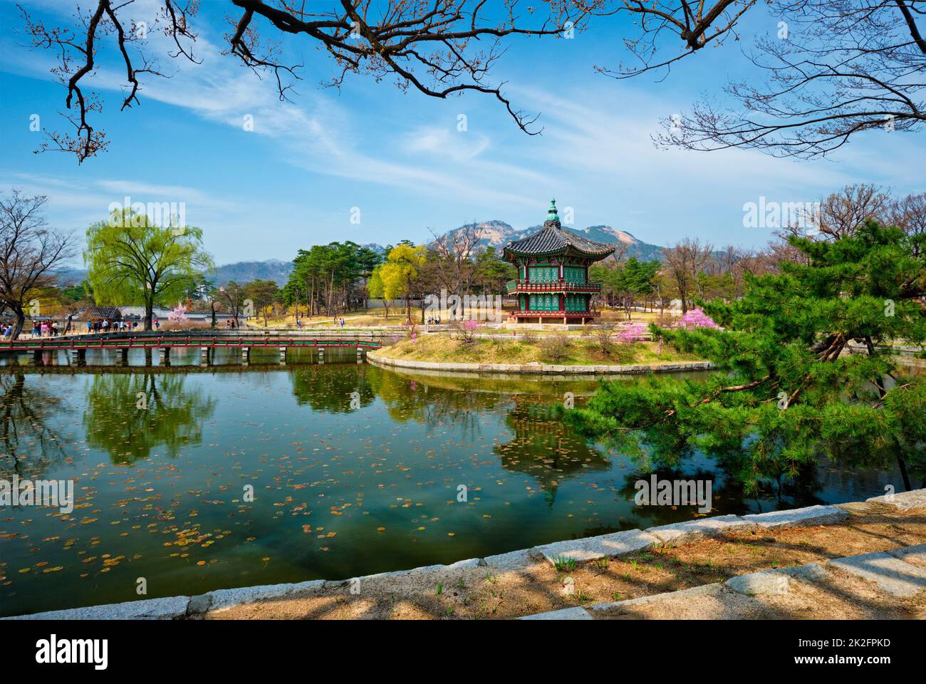 Hyangwonjeong Pavilion, Gyeongbokgung Palace, Seoul, South Korea Stock ...