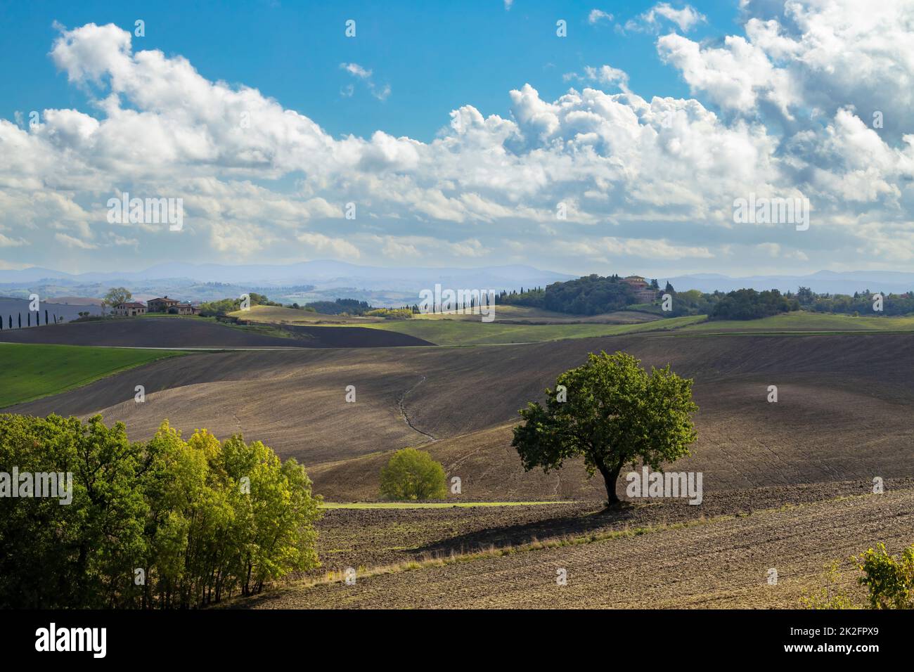Tuscan landscape hi-res stock photography and images - Alamy