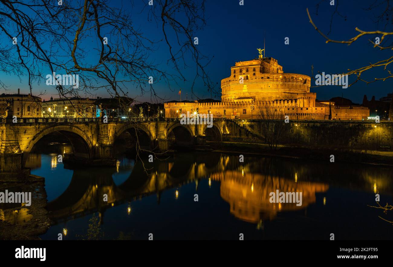 St. Angelo Bridge and Castel Sant'Angelo at Sunset Stock Photo - Alamy
