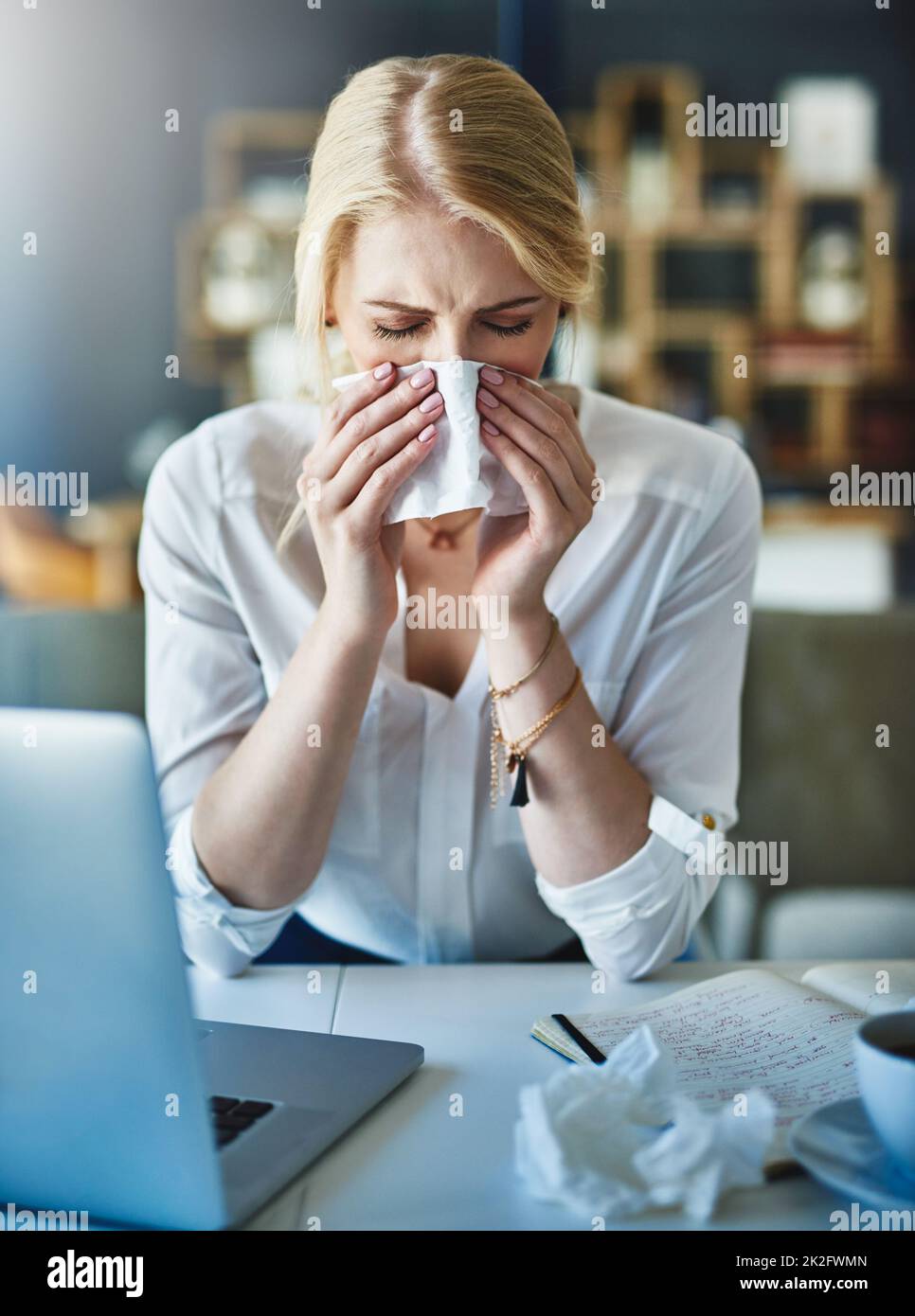Sneeze tissue hi-res stock photography and images - Alamy