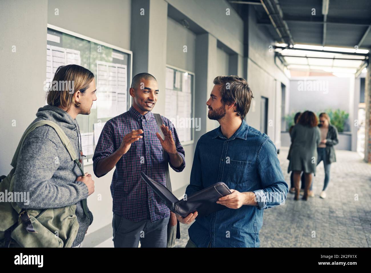 Group discussion students hi-res stock photography and images - Alamy