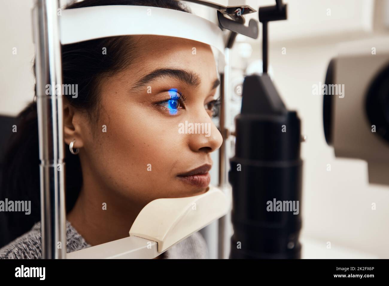 Slit lamp machine hi-res stock photography and images - Alamy
