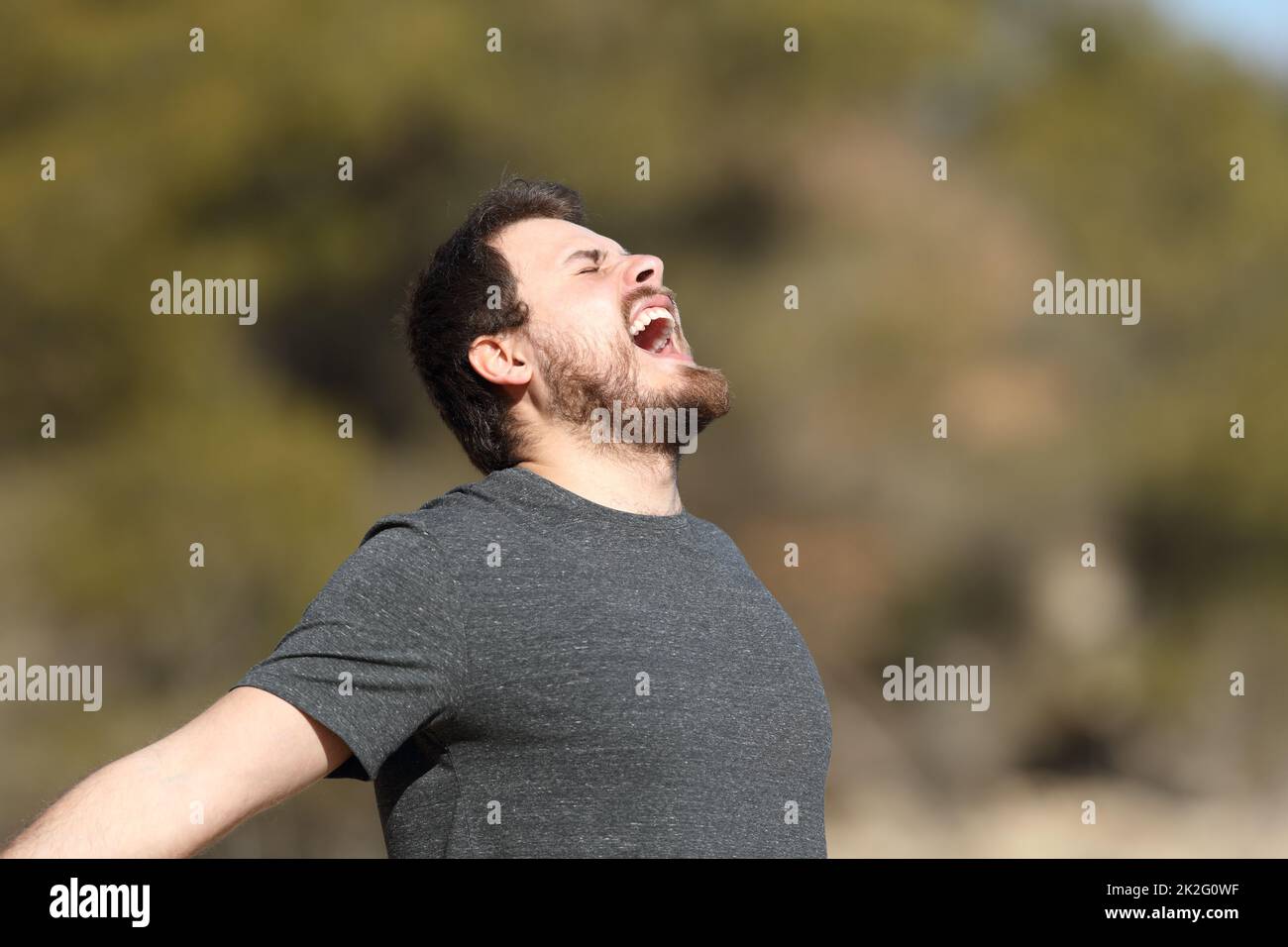 Man screaming in nature hi-res stock photography and images - Alamy