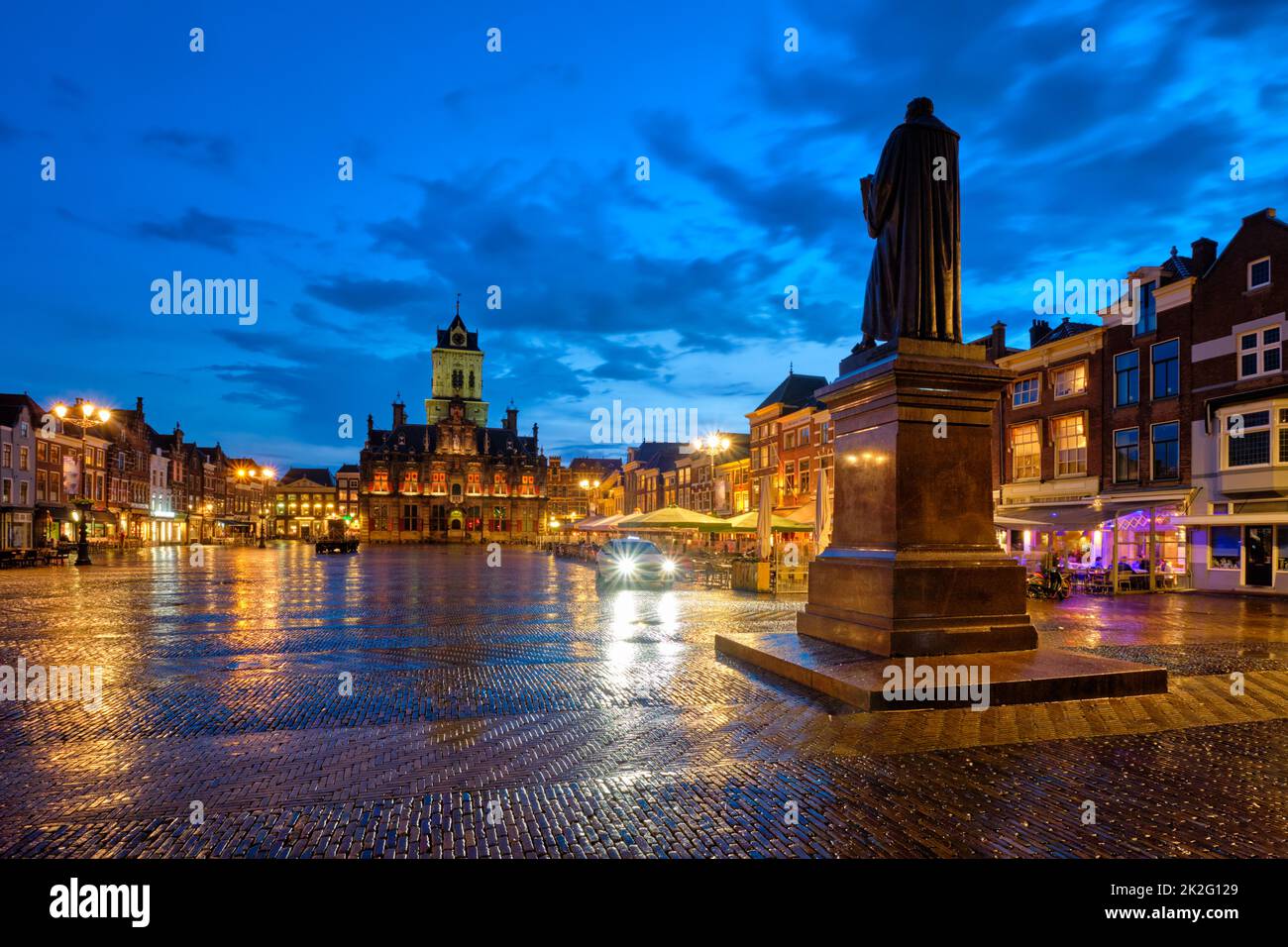 Delft Market Square Markt in the evening. Delfth, Netherlands Stock ...