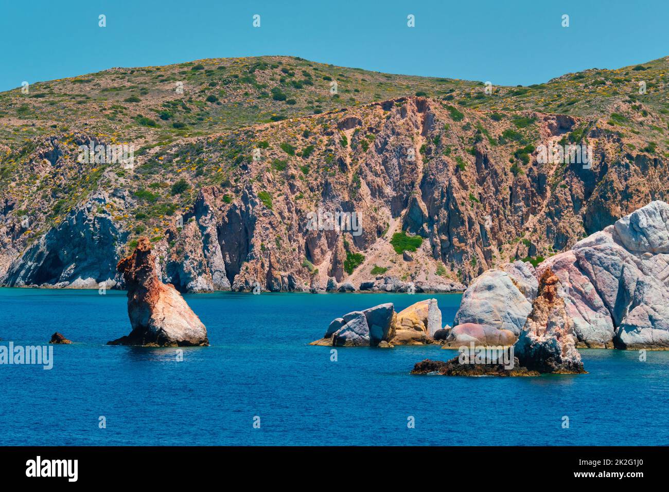Rock formations by the sea hi-res stock photography and images - Alamy