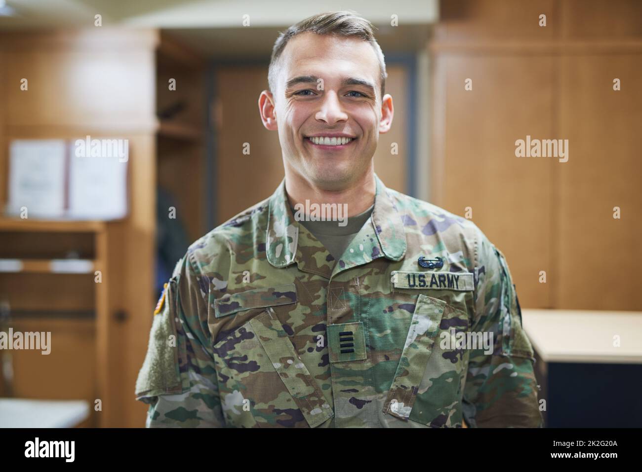 Military soldier in uniform standing hi-res stock photography and ...