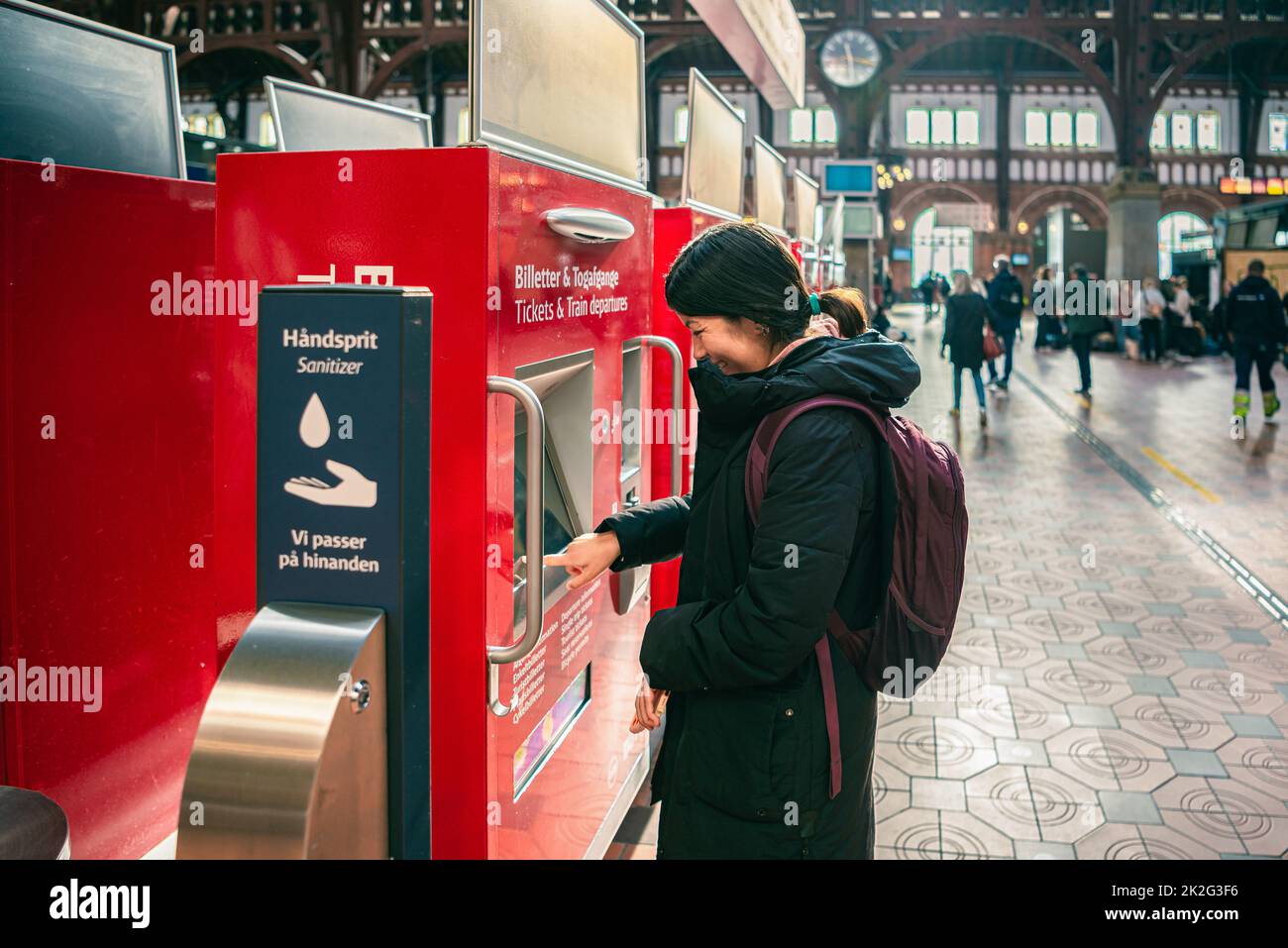 Railway vending machine hi-res stock photography and images - Alamy